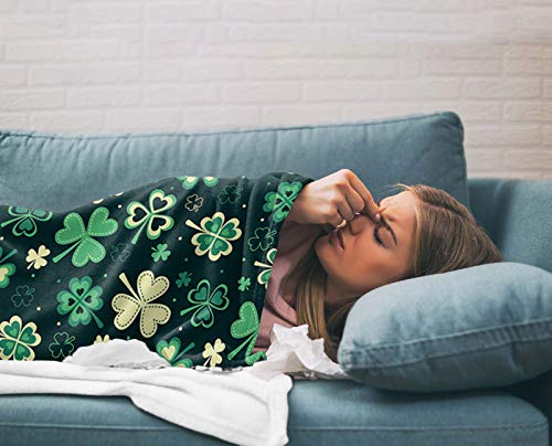 Happy St. Patrick's Day Throw Blankets Lucky Shamrocks Leaves Fuzzy Soft Flannel Fleece Bed Cover Bedspread Lightweight Cozy Luxury Blanket for for Couch Bed Sofa Chair 40x50In