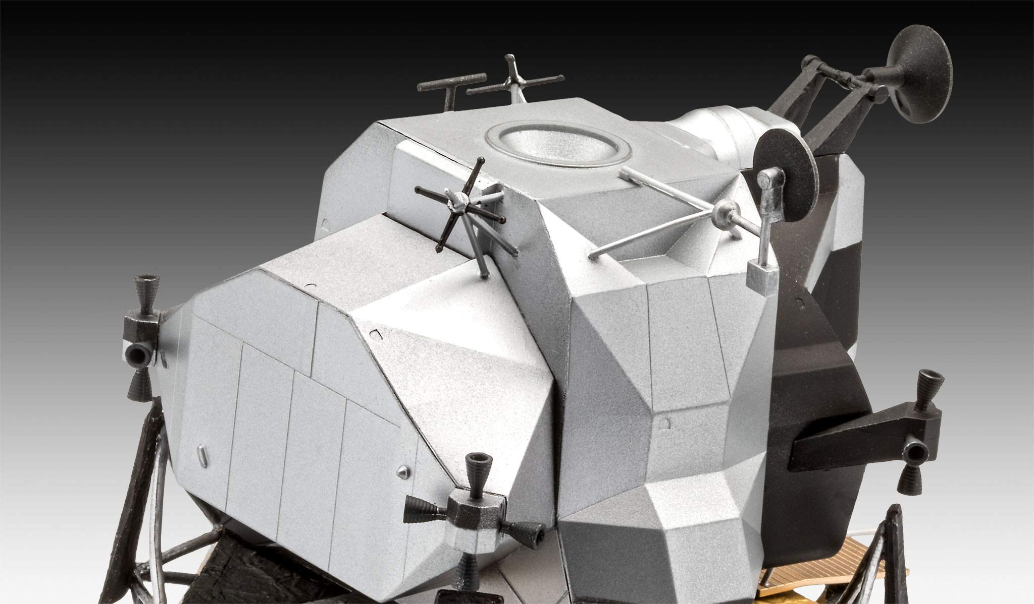 Revell RV03701 Moon Landing 1:48 - Apollo 11 Lunar Module & Eagle Plastic Model kit, Silver/White