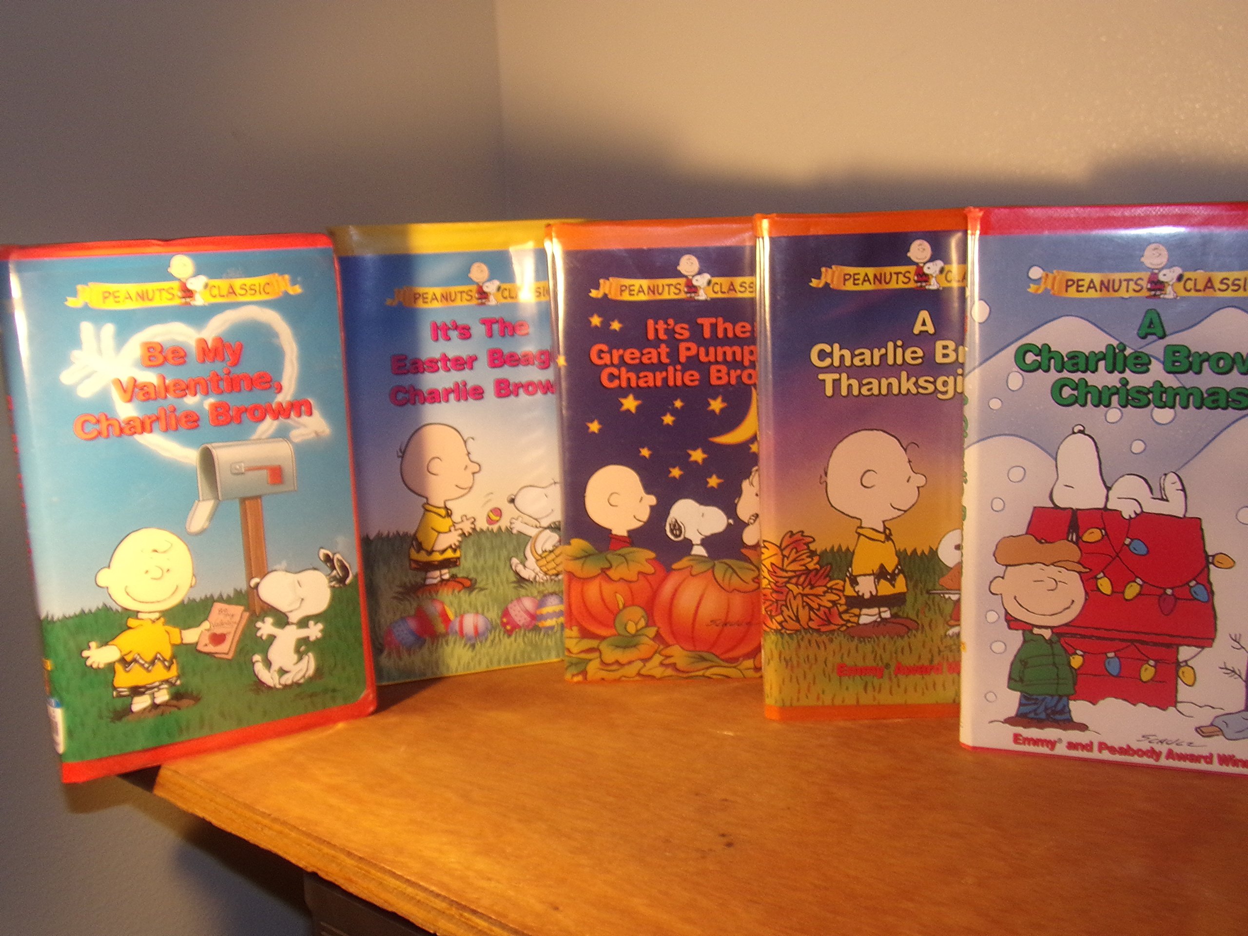 Peanuts Classic Holiday Collection (A Charlie Brown Christmas/A Charlie Brown Thanksgiving/It's the Great Pumpkin, Charlie Brown) + Inflatable Chair [VHS]