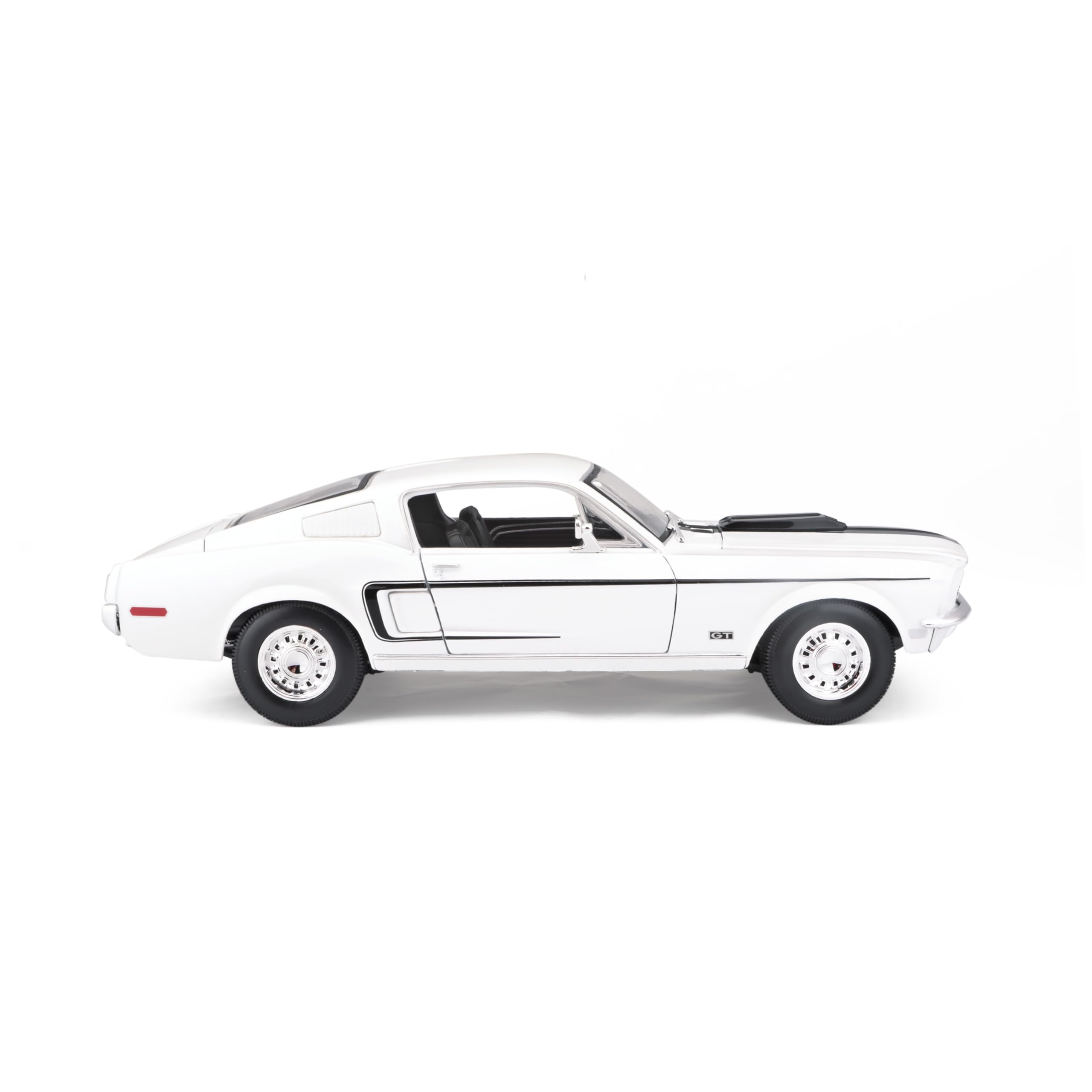 Maisto 1968 Ford Mustang GT Cobra Jet Hard Top 1/18 Scale Diecast Model Vehicle Blue