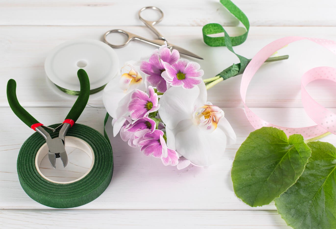 Paxcoo Floral Tape and Floral Wire Arrangement Tools Kit with Wire Cutter 26 Gauge Stem Wire and 22 Gauge Paddle Wire for Bouquet Stem Wrap Florist