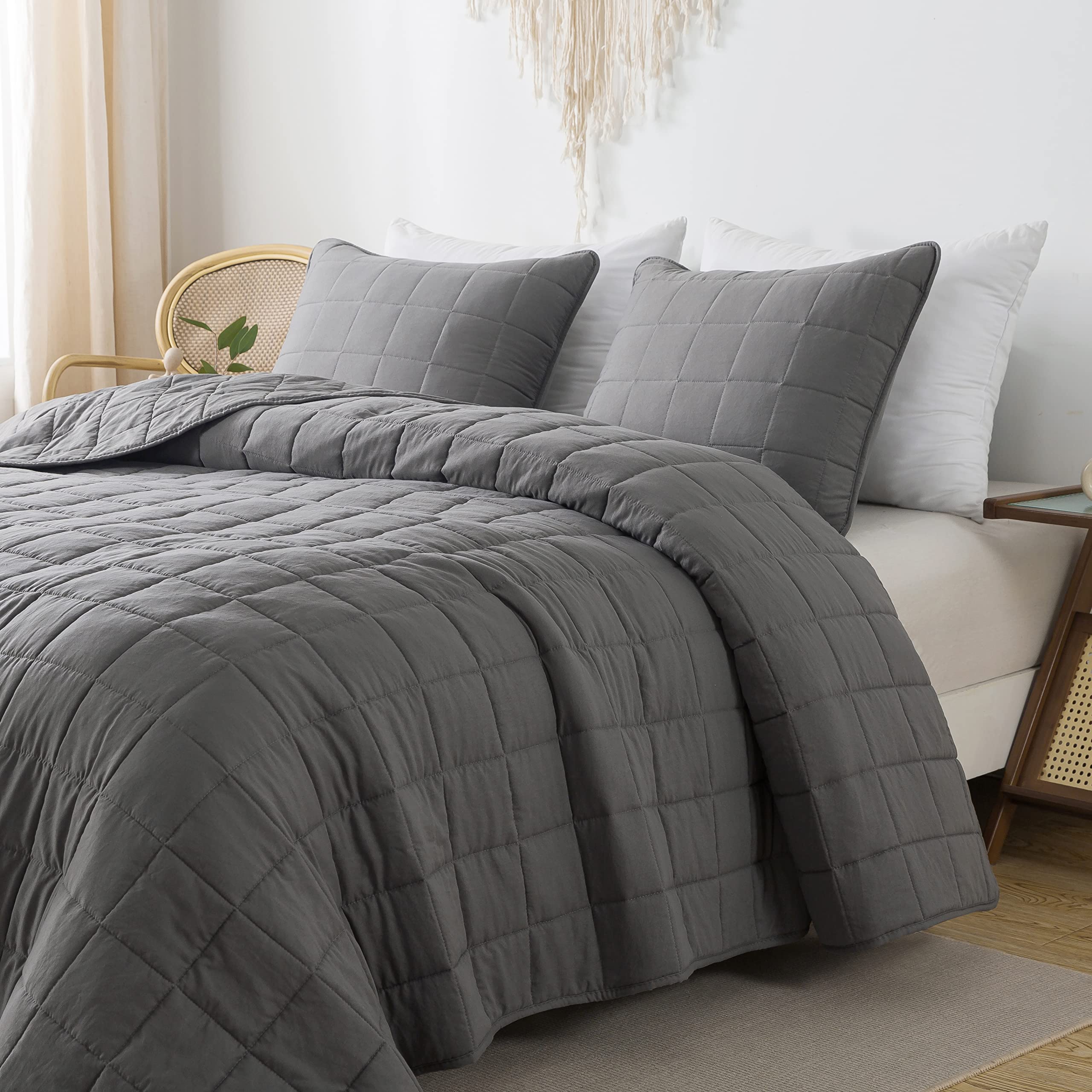 B2EVER Gery Quilt California Cal King Size Bedding Sets with Pillow Shams, Oversized Lightweight Soft Bedspread Coverlet, Quilted Blanket Thin Comforter Bed Cover, 3 Pieces, 118x106 inches