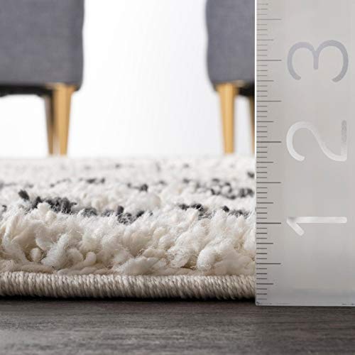 nuLOOM Mackie Moroccan Diamond Tassel Shag Area Rug, 5' 3" x 7' 7", Off-white