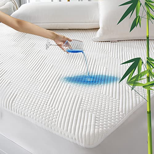 GRT Rayon Bamboo Waterproof Mattress Protector Cal King Size - 3D Air Fiber Cooling Mattress Cover Breathable Ultra Soft, Mattress Pad Noiseless Fits up to 26'' Deep Pocket Mattress Machine Washable