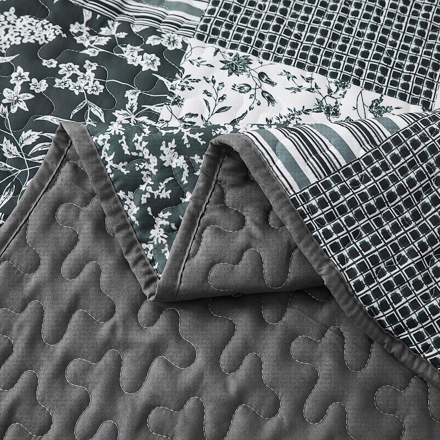Mybedsoul Black Grey Boho Quilt Set California King Size,3 Pieces Plaid Floral Bedspread Coverlet Set for All Season,Patchwork Reversible Bedding Set 106"x 96"
