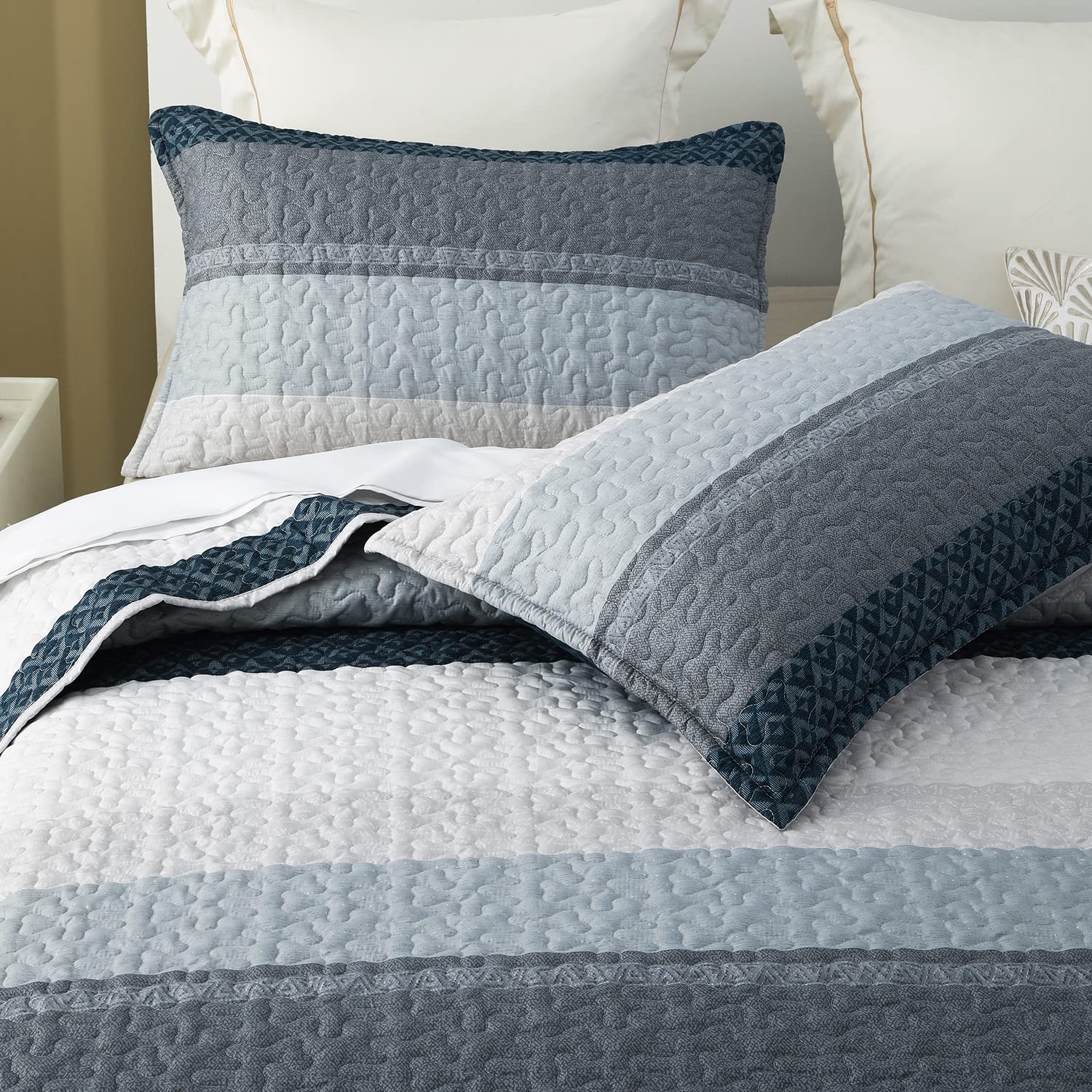 DURLENGEN Quilt Set California King Size 3Pcs, Blue & Navy Striped Patchwork Pattern All Season Lightweight Coverlet Sets(Cal King 112x104, Blue Patchwork)