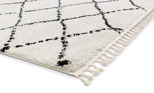 Well Woven Panto Ivory Moroccan Shag Diamond Trellis Pattern Area Rug (5'3" x 7'3")