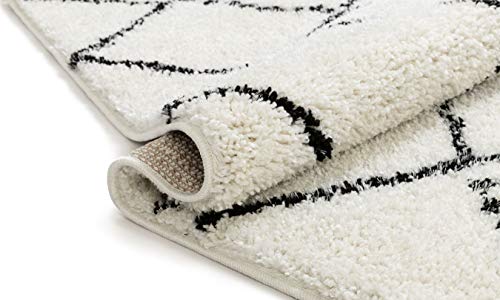 Well Woven Panto Ivory Moroccan Shag Diamond Trellis Pattern Area Rug (5'3" x 7'3")