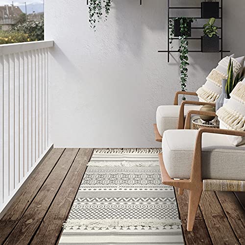 Seavish Boho Runner Rug,2x4.4 Cotton Area Rug Bedroom Rug Tufted Bohemian Geometric Hand Woven Fringe Throw Rugs Shag Accent Tassel Rug for Indoor Bathroom Kitchen Laundry Dorm