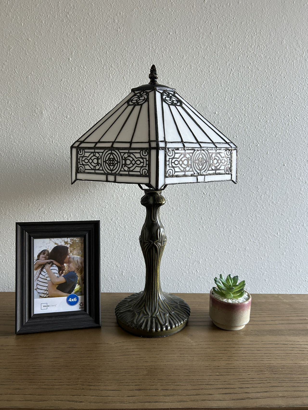 enjoy decor lamps Tiffany Table Lamp White Stained Glass Hexagon LED Bulb Included for Living Room Dining Room Bedroom Bedside 12'W*12" D*19" H