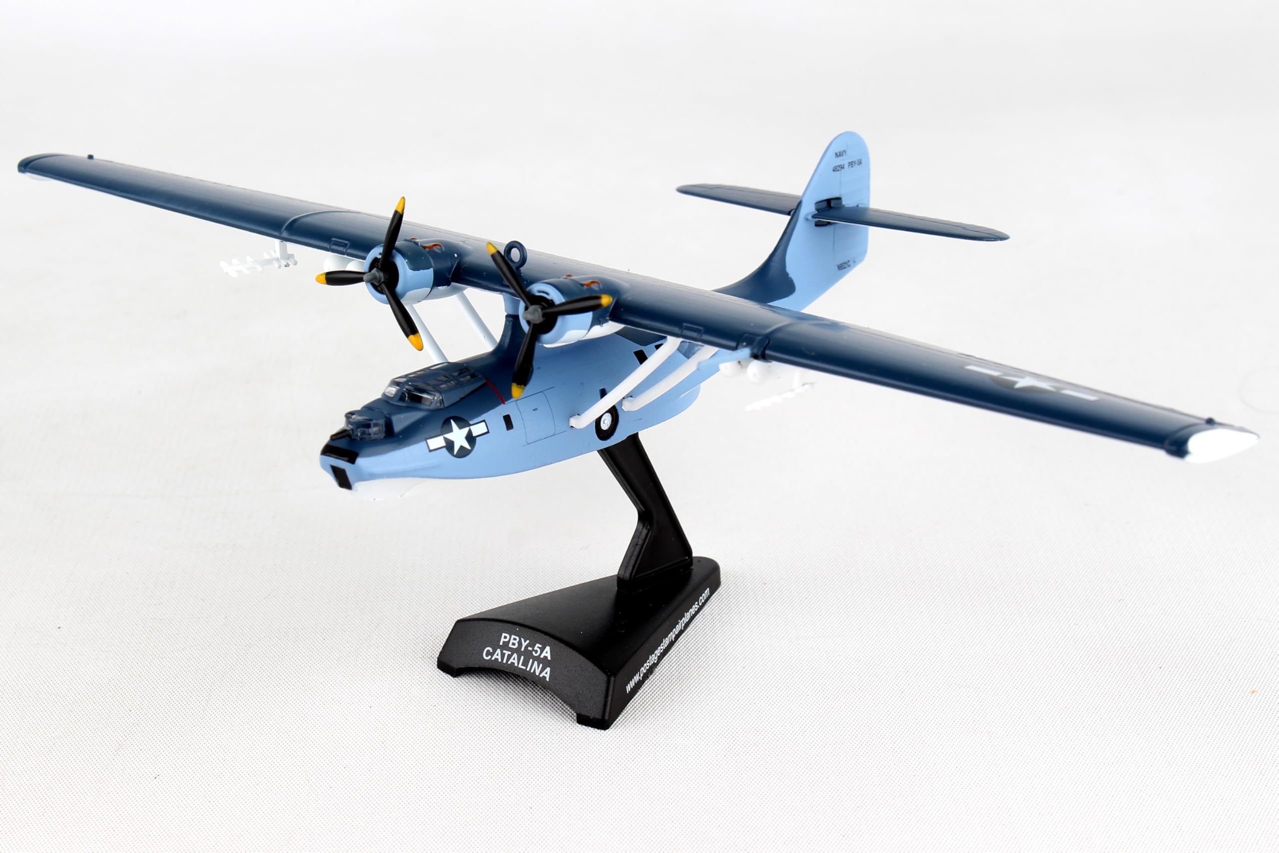 Daron Worldwide Trading Postage Stamp USN Pby5 Catalina 1/150 Airplane Model