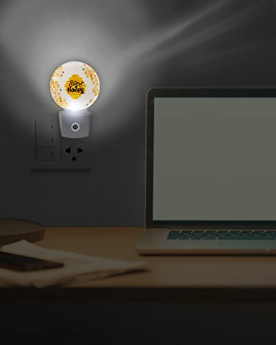 ILYBEEN Farm Sweet Honey Bee with Honeycomb LED Night Lights Plug-in Nightlight with Auto Dusk to Dawn Sensor, Hexagon on Burlap Cotton Round Lamp for Bedroom,Hallway,Bathroom