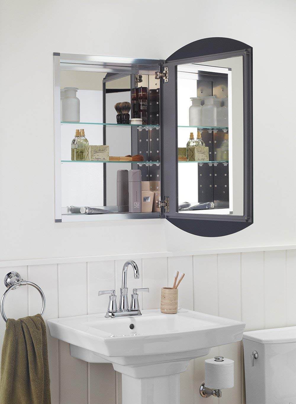 Archer® 20" W x 31" H Aluminum Single-Door Medicine cabinet, Beveled edges