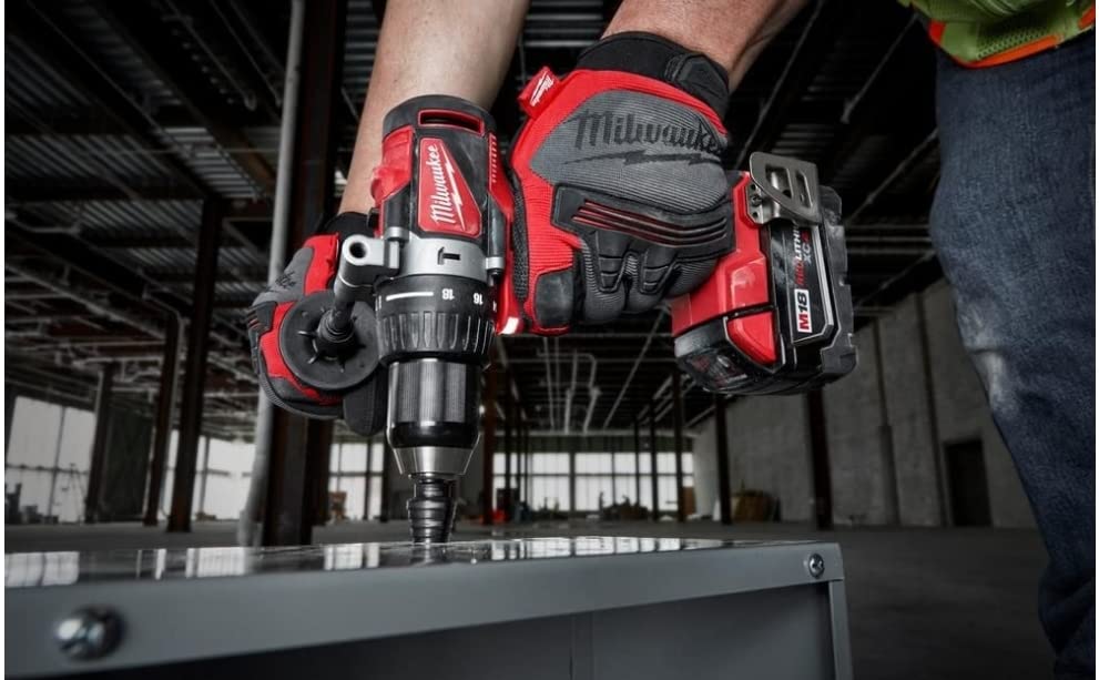 MILWAUKEE'S M18 Brushless 1/2 in. Hamme, Red