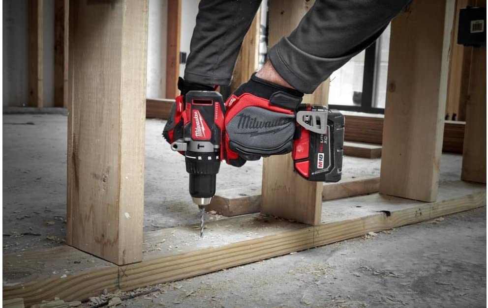 MILWAUKEE'S M18 Brushless 1/2 in. Hamme, Red