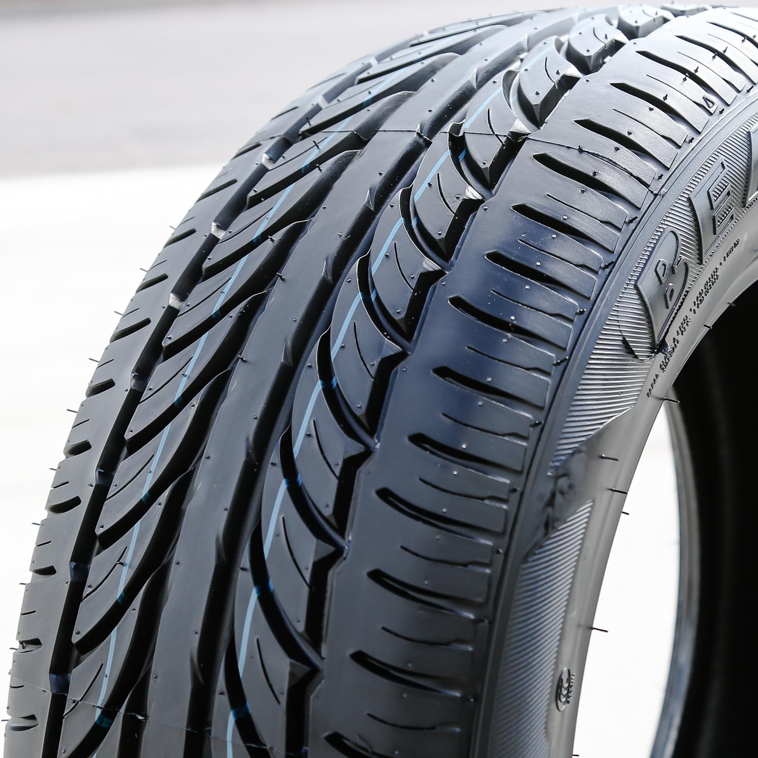 Bearway Super UHP1 Summer Passenger Car Performance Radial Tire-225/50R16 225/50/16 225/50-16 92V Load Range SL 4-Ply BSW Black Side Wall UTQG 320AA