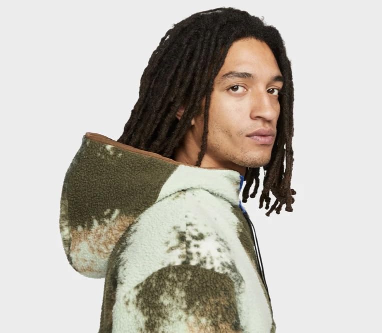 Nike Sportswear Sport Essentials+ Men's 1/2-Zip Sherpa Hoodie, Light Green Spark/Brown Basalt/Brown, MEDIUM