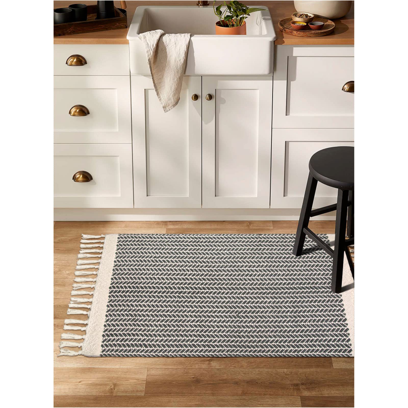 Lahome Boho Bathroom Rugs, Small 2x3 Entry Rug Washable Front Door Bath Mat Woven Cotton Area Rug with Tassels, Farmhouse Non Shedding Lightweight Grey Throw Rug Low Pile Carpet for Kitchen