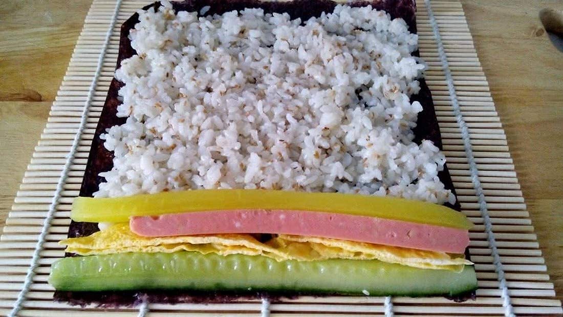 JapanBargain, Set of 2 Sushi Roller Sushi Mat Bamboo Sushi Rolling Mat Sushi Maker, 9.5 inches Square (Yellow Mats)