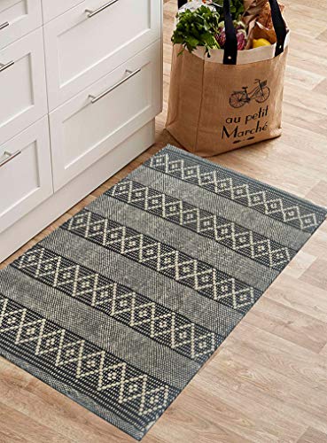 Chardin home Black & Ivory Boho Throw Rug 2x3 feet |Hand Woven Farmhouse Rug | Great in Kitchens entryways doormats Bathrooms Meditation Mat | Machine Washable & Reversible Cotton Rugs