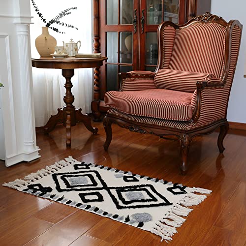 Snugtown Geometric Boho Tufted Area Rug, Diamond Pattern Farmhouse Floor Mat with Tassel for Kitchen Laundry Doorway Bedroom, Black Ivory, 2' x 3'