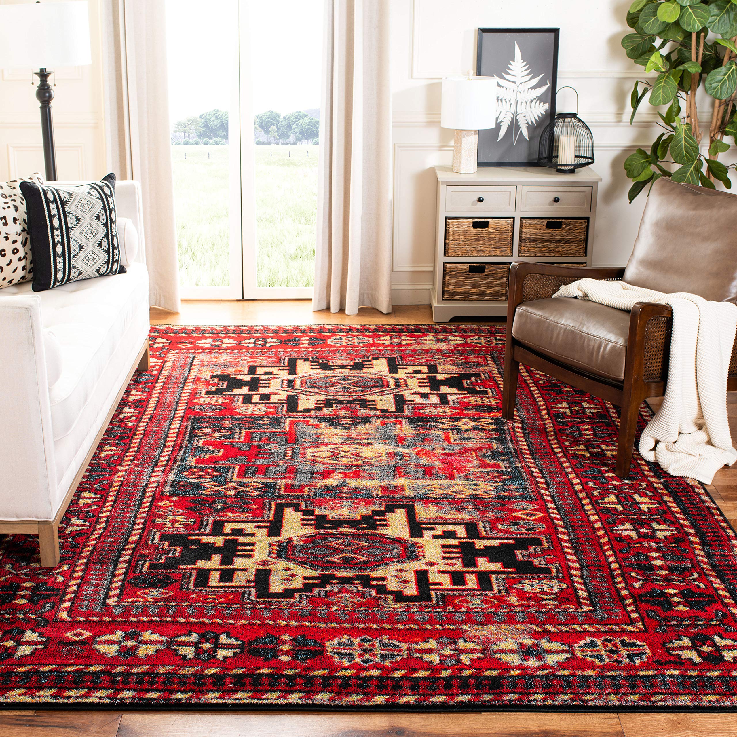 SAFAVIEH Vintage Hamadan Collection Area Rug - 9' x 12', Red & Multi, Oriental Traditional Persian Design, Non-Shedding & Easy Care, Ideal for High Traffic Areas in Living Room, Bedroom (VTH213A)