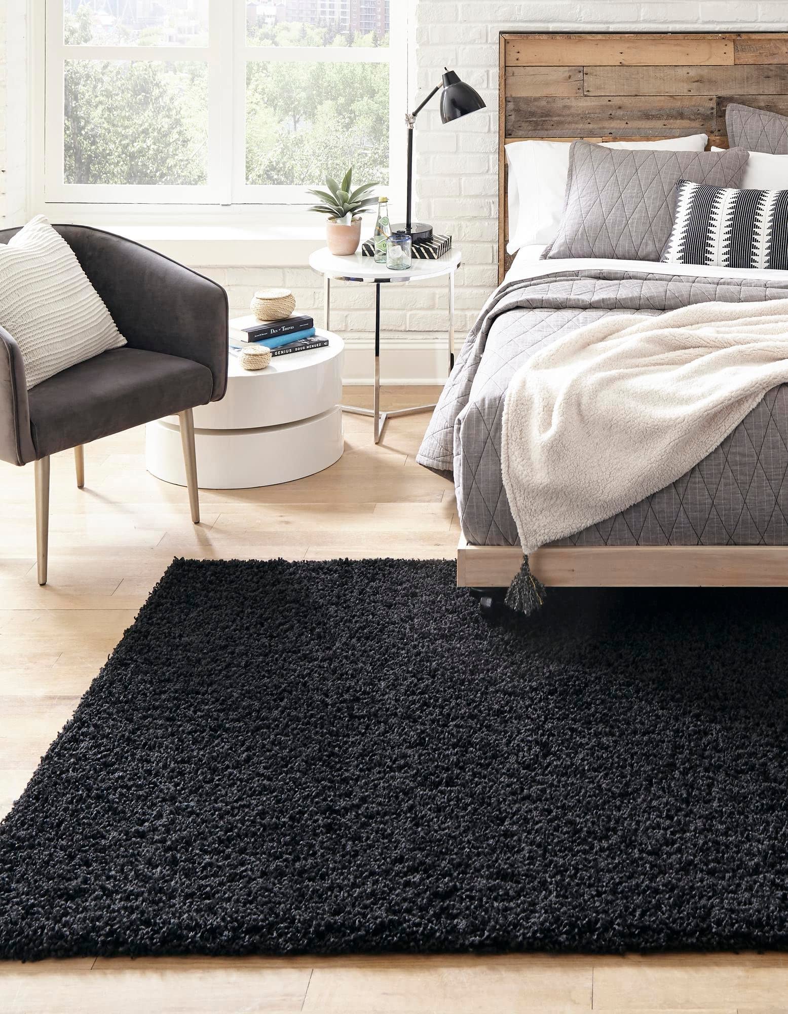 Rugs.com - Über Cozy Solid Shag Collection Rug – 9' x 12' Jet Black Shag Rug Perfect for Living Rooms, Large Dining Rooms, Open Floorplans