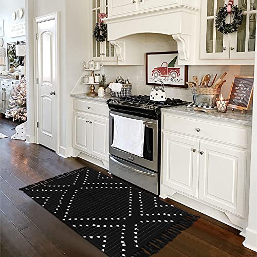 Boho Cotton Bathroom Rugs 2' x 3', Black and White Small Woven Bath Mats with Tassels, Soft Washable Geometric Kitchen Rug Decorative Floor Carpets for Laundry Room Entryway Indoors