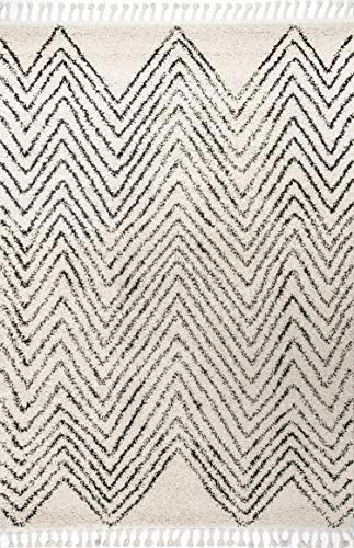 nuLOOM Amanda Moroccan Chevron Tassel Area Rug, 9x12, Off-white