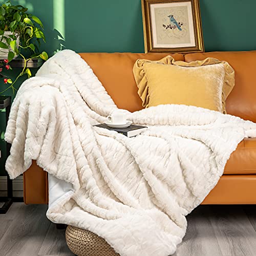 GLORY SEASON Comfy Warm Blanket Faux Fur Throw Blanket Fuzzy Ultra Soft Cozy Fluffy Blanket for Bed Couch and Living Room Sofa,Chair,50x60 inches Off White