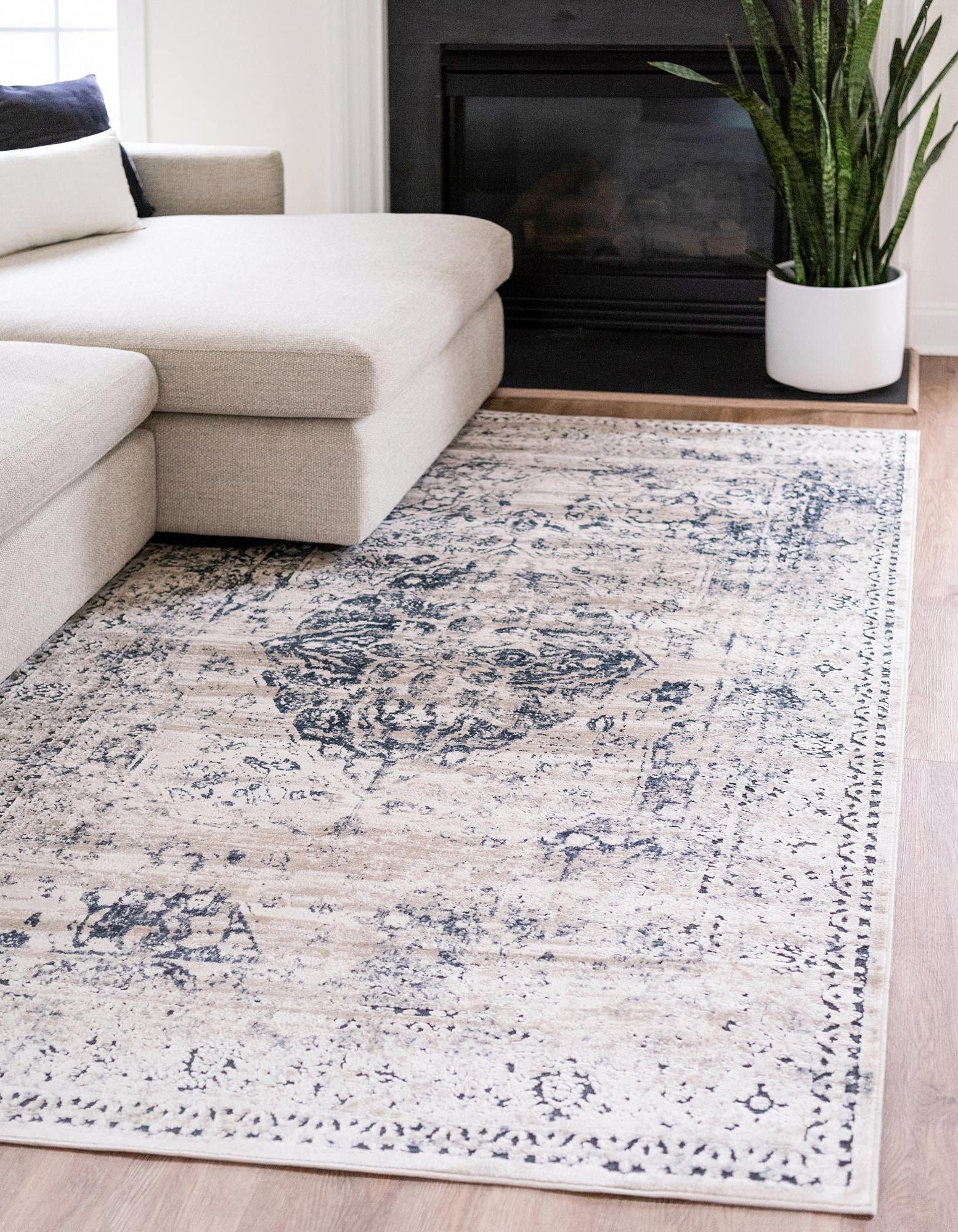 Unique Loom Chateau Collection High-Low Pile, Vintage, Traditional, Distressed, Medallion Area Rug (5' 0 x 8' 0 Rectangular, Beige/Navy Blue)