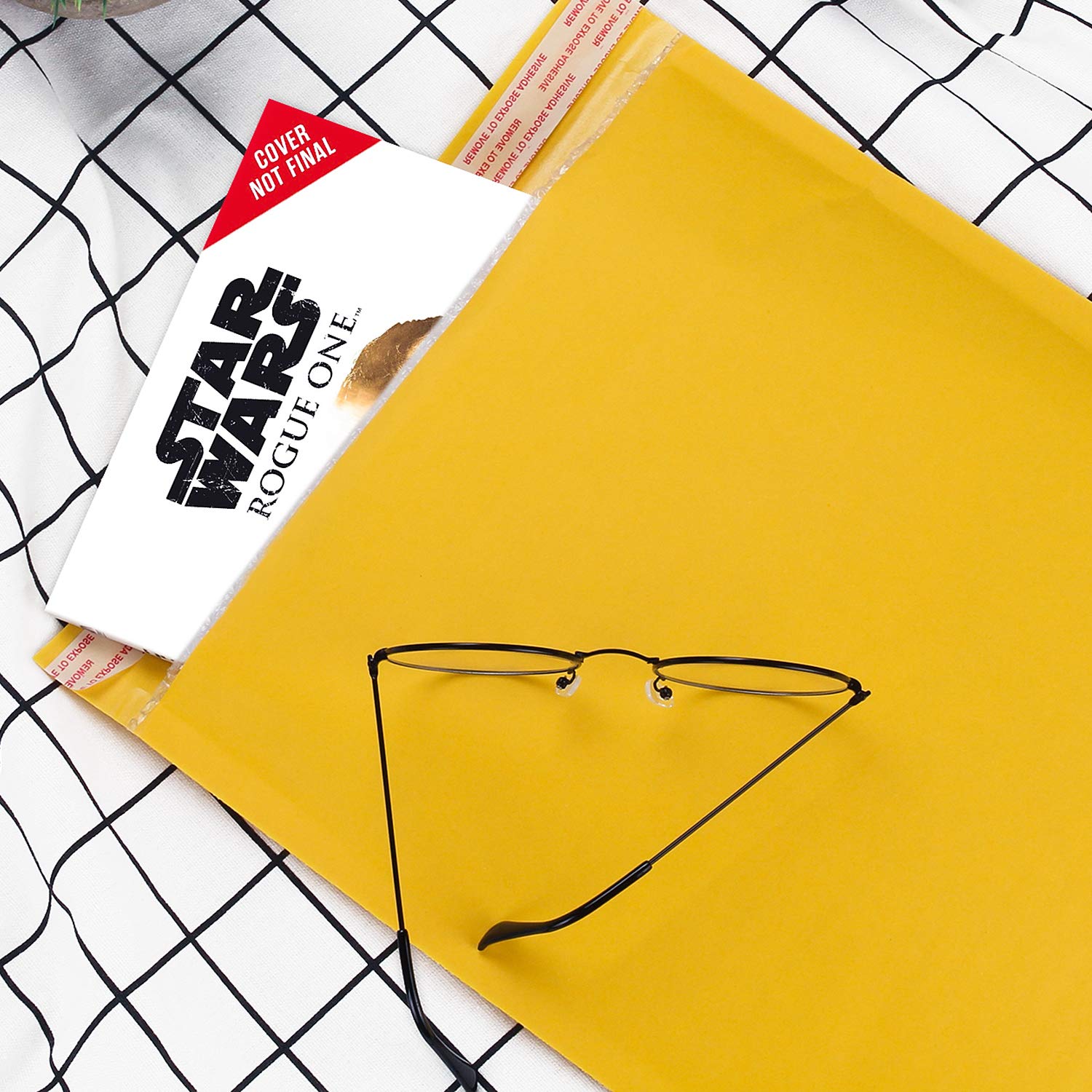 Acrux7 Bubble Mailers, 25 Pack Padded Envelopes 10x13 Inch, Self Seal Bubble Envelopes for Shipping and Packaging, Safely Ship Books