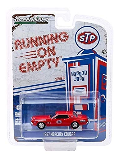 Greenlight Running on Empty Series 9 41090-C 1967 Mercury Cougar STP Cougar Country 1:64 Scale