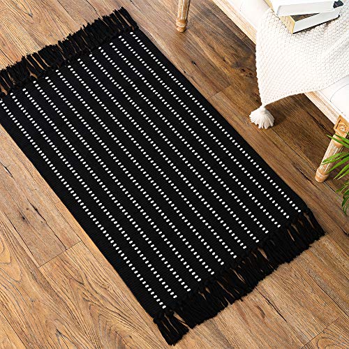 idee-home Black Small Boho Rug, Boho Bathroom Rug, Patterned Bath Mat, Woven Black Striped Rug for Bedroom Living Room, Sink Kitchen Boho Rug with Tassel 2'x3'