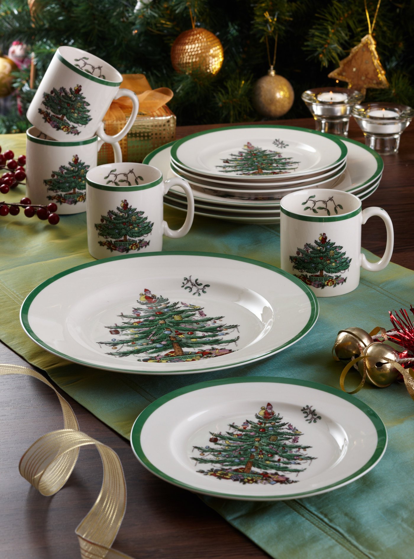 Spode Christmas Tree 12-Piece Dinnerware Set, Service for 4