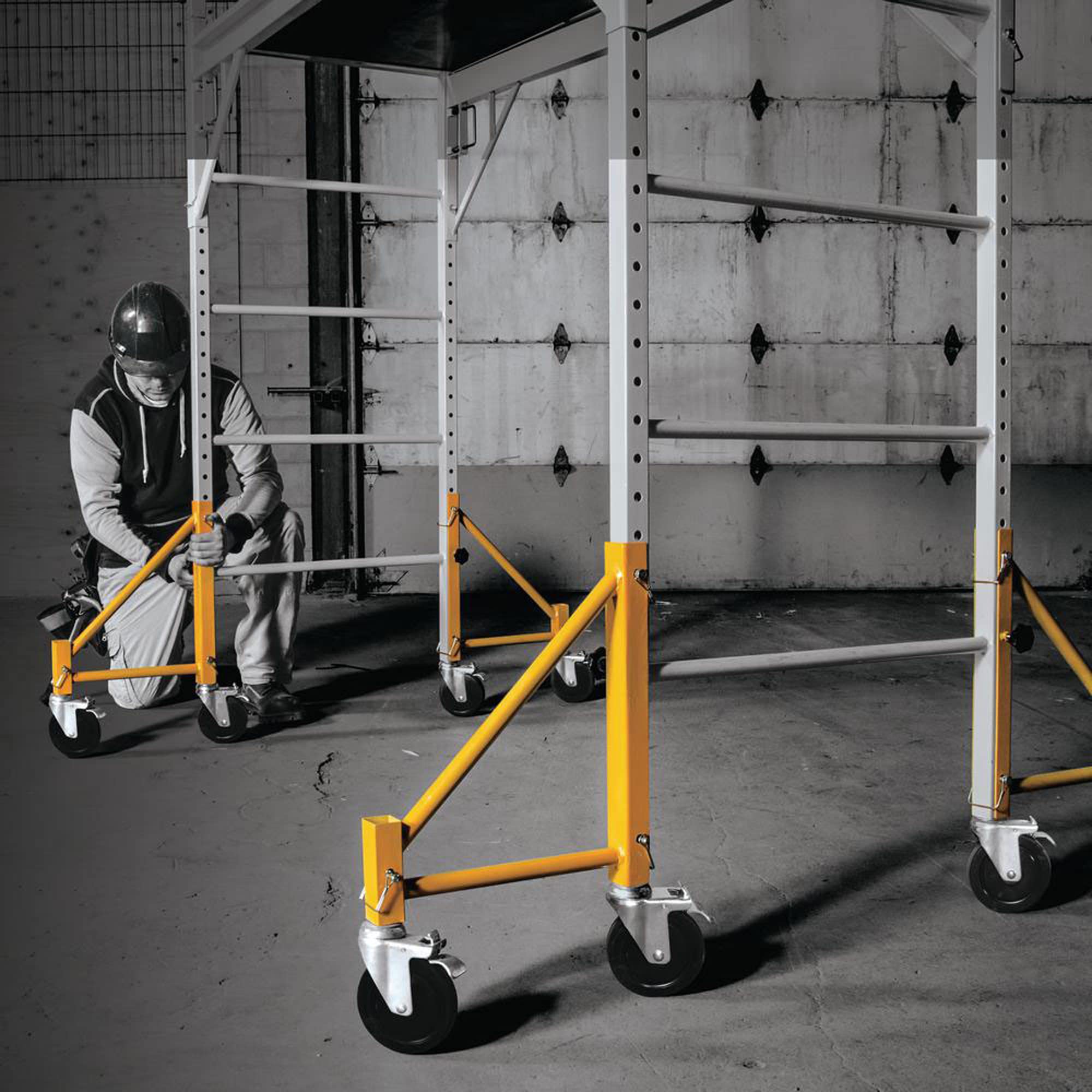 MetalTech 4 Pack Scaffold Outriggers, Baker Style Scaffolding Accessory Wheels, 14 Inch