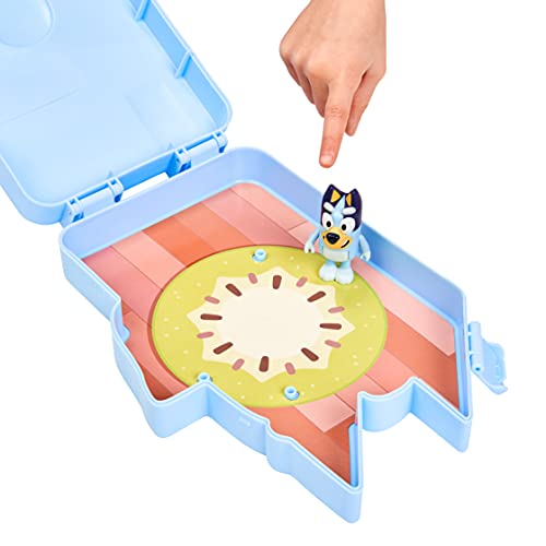 Bluey's Deluxe Play & Go Playset with 2.5-3 inch Figures