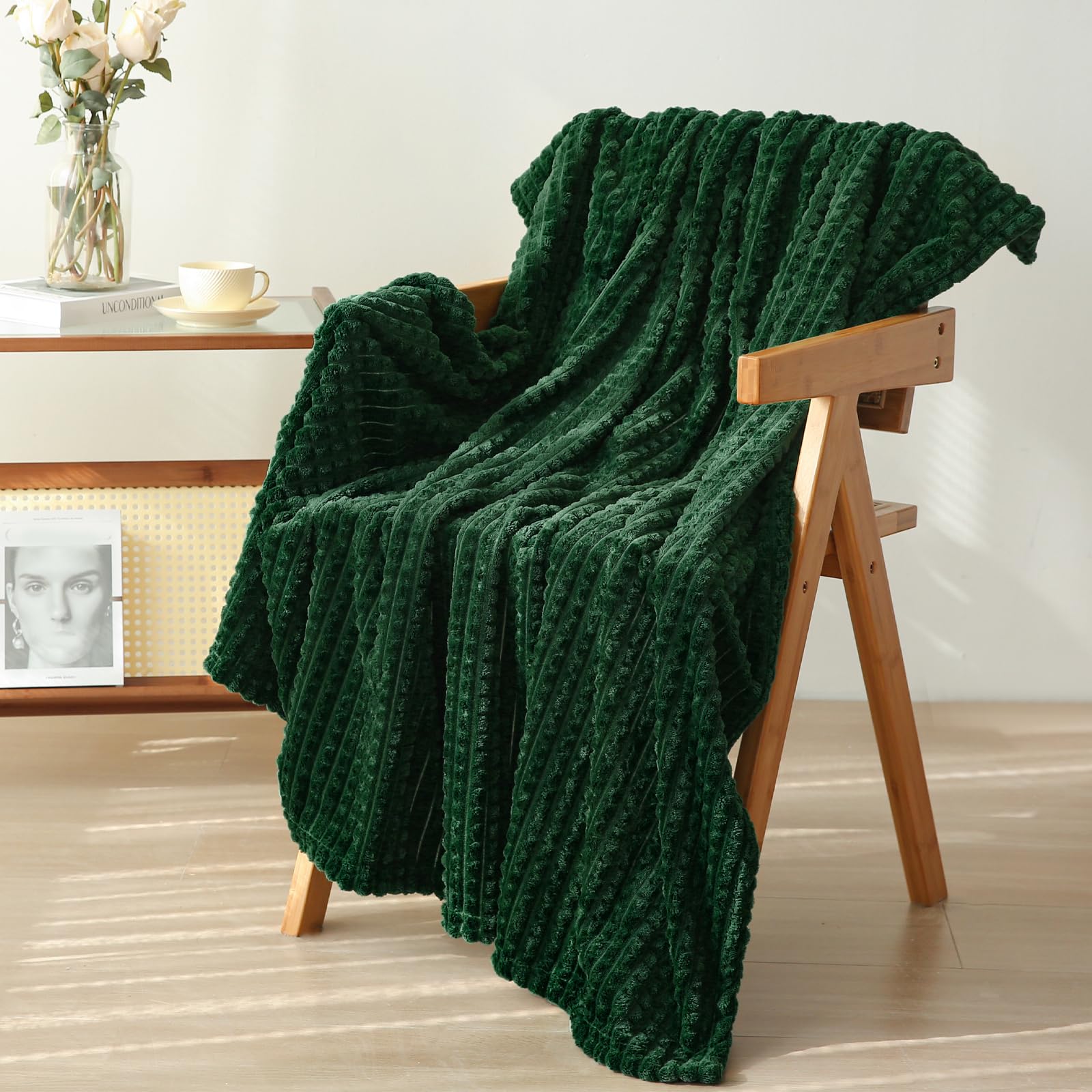 Puncuntex Flannel Fleece Throw Blanket Dark Green 60"×80",Super Soft Plush Cozy Blanket with Square 3D Jacquard Grid Design Luxury for Couch Sofa Chair