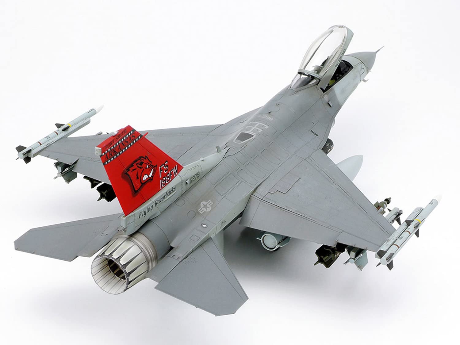 TAMIYA America, Inc 1/48 Lockheed F-16C Falcon ANG, TAM61101