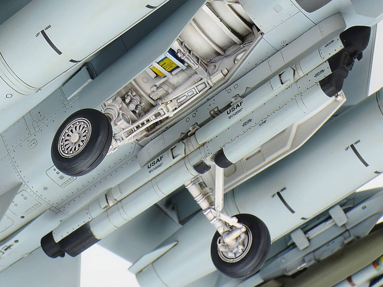 TAMIYA America, Inc 1/48 Lockheed F-16C Falcon ANG, TAM61101