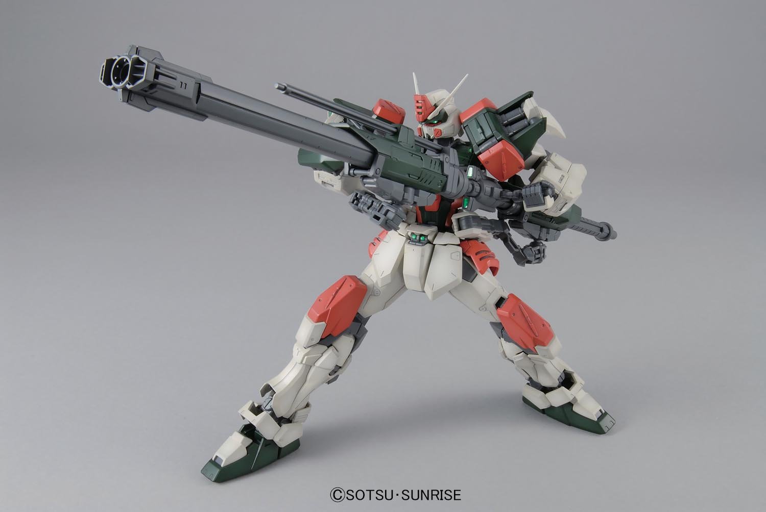 Bandai Hobby Buster Gundam Seed 1/100-Master Grade
