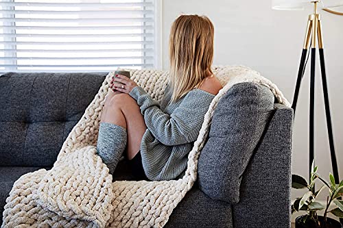 INNDUN Chunky Knit Blanket Throw (40x60 inches) Handwoven Interior Decoration Gift Sofa Beige