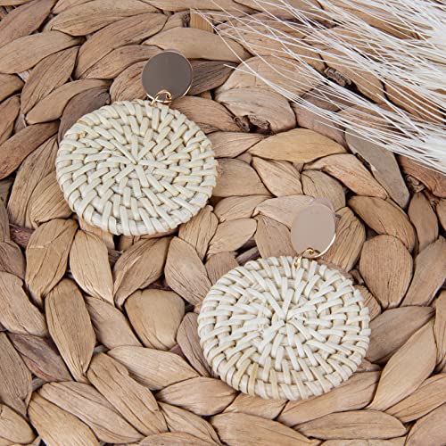Freie Liebe Straw Clutch Bag for Women Summer Clutch Purses Beach Envelope Woven Handbags with 5PCS Earrings