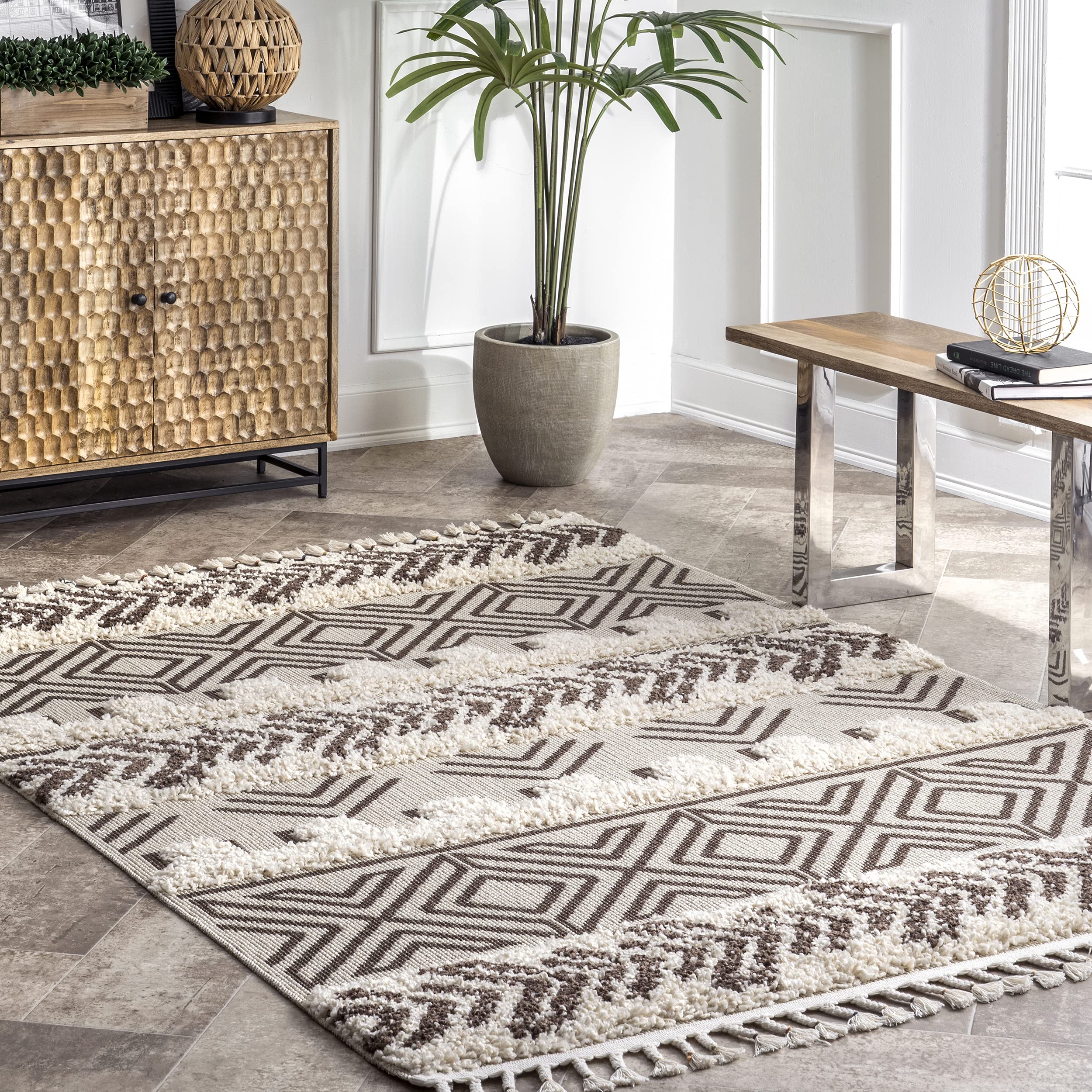 nuLOOM Zuri Shaggy Banded Tribal Area Rug, 4x6, Brown