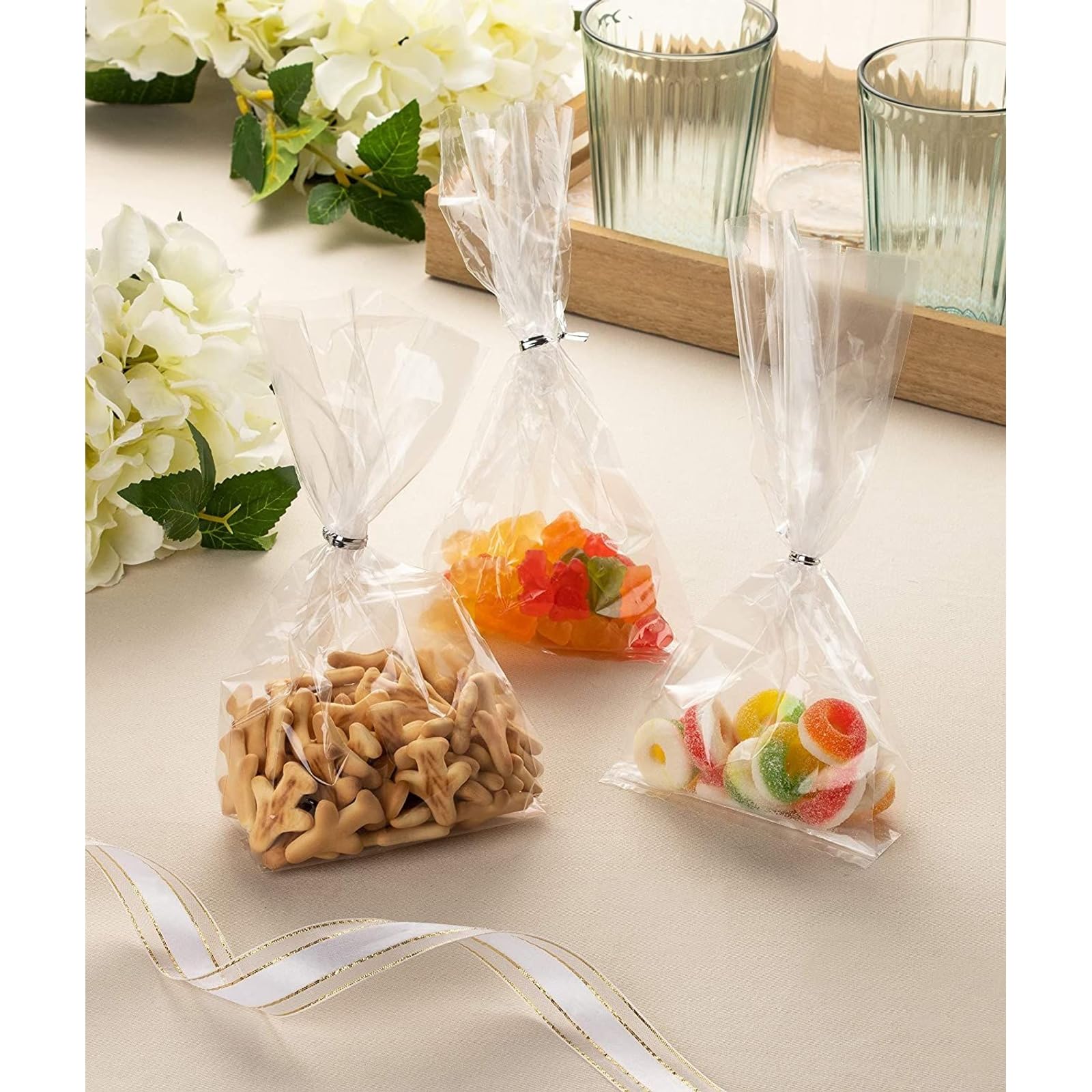 Gusset Cellophane Bags - 200-Pack Clear Bags Suitable for Popcorn Cookies Treats Marshmallows and More 4 x 9 Inches