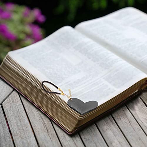 Leather Heart Bookmark with Bracelet, Wayzton 2 Pcs Corner Page Book Marks for Women, Kids, Book Accessories for Reading Lover, Cute Handmade Book Reading Gift for Book Lovers