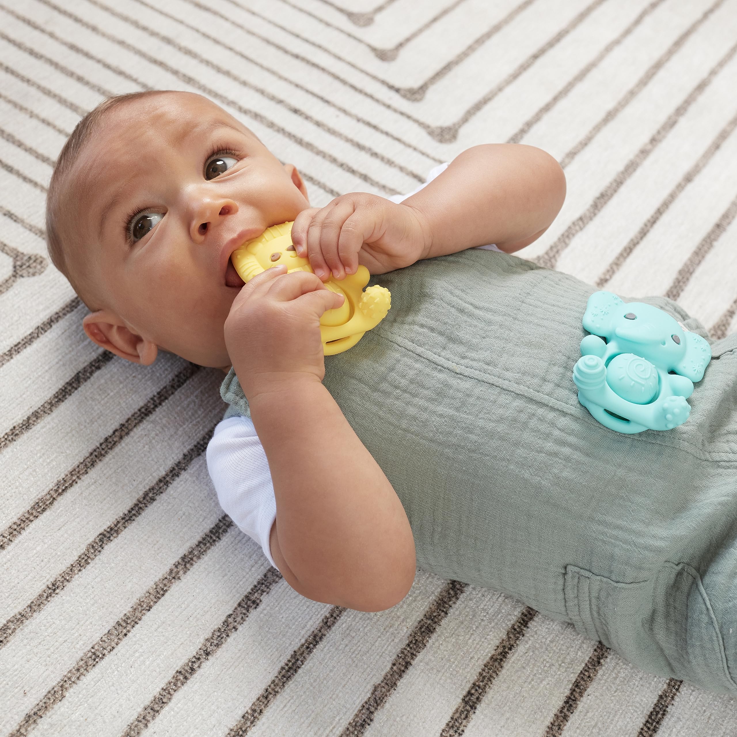 Infantino Teethimal Pop Pals - Elephant & Lion Sensory Popper Toy with Soothing Teething Textures for Infants & Toddlers, 6M+