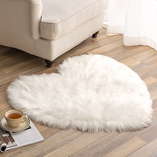 Ashler Heart Shaped Area Rug 3 x 3 Feet, Faux Sheepskin Fur Rug Fluffy Shaggy Rug, White Soft Plush Decorative Machine Washable Carpets for Bedroom Living Room and Sofa