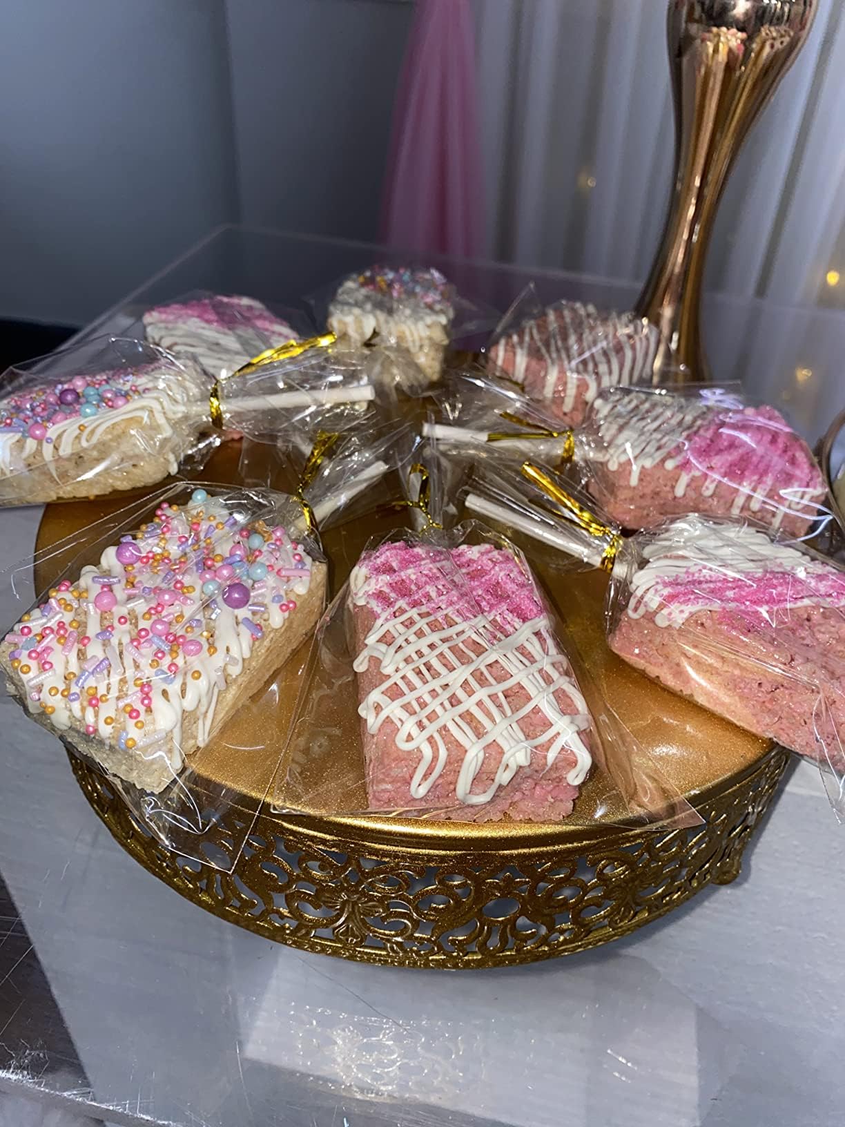 COOLAKE Clear Treat Bags 100 PCS Cellophane Bags Clear Candy Bags with 100 PCS Metallic Twist Ties For Kids Birthday Candy Popcorn Gift Cookie Small (4''by 6'')