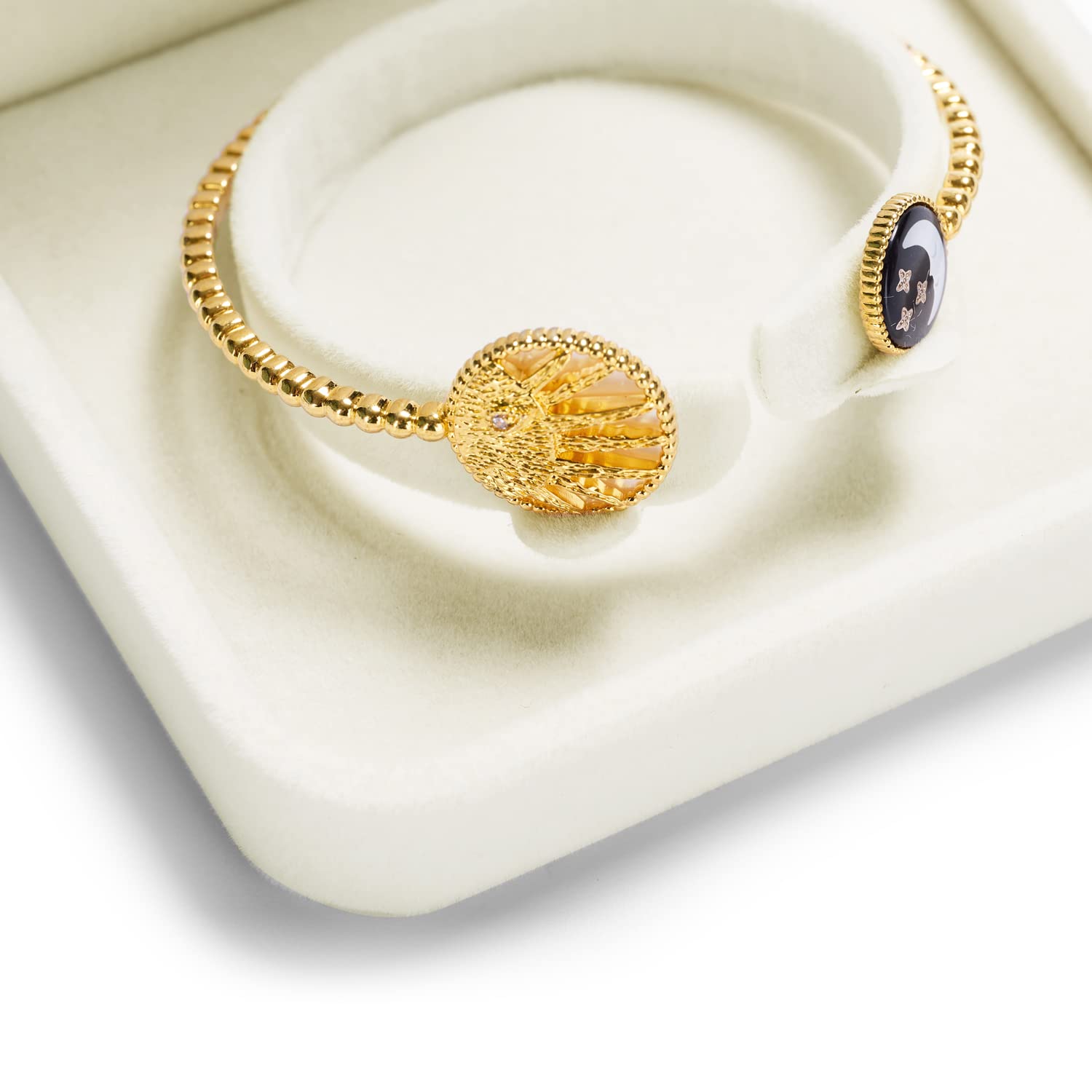 Oirlv Velvet Bracelet Gift Boxes White Bangle Display Jewelry Box